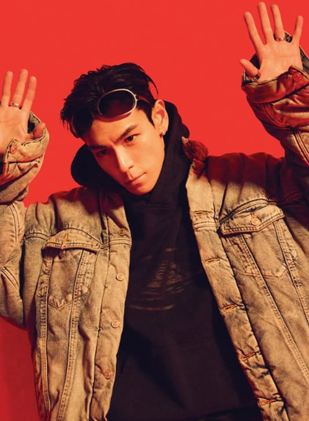 TOP Finally Unveils His First Full-Length Album for the First Time as a ...